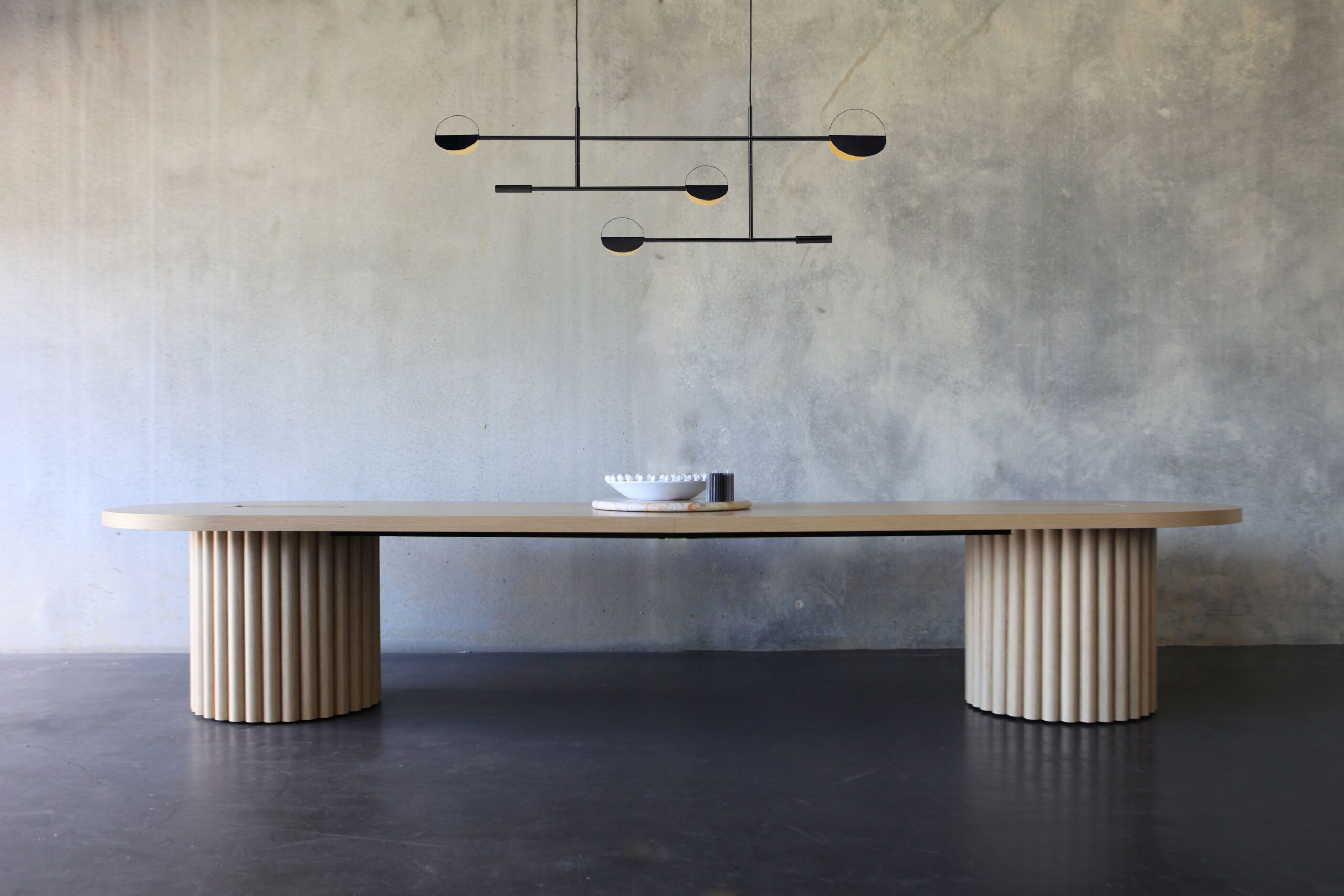 The Magnus Table - Maxton Fox